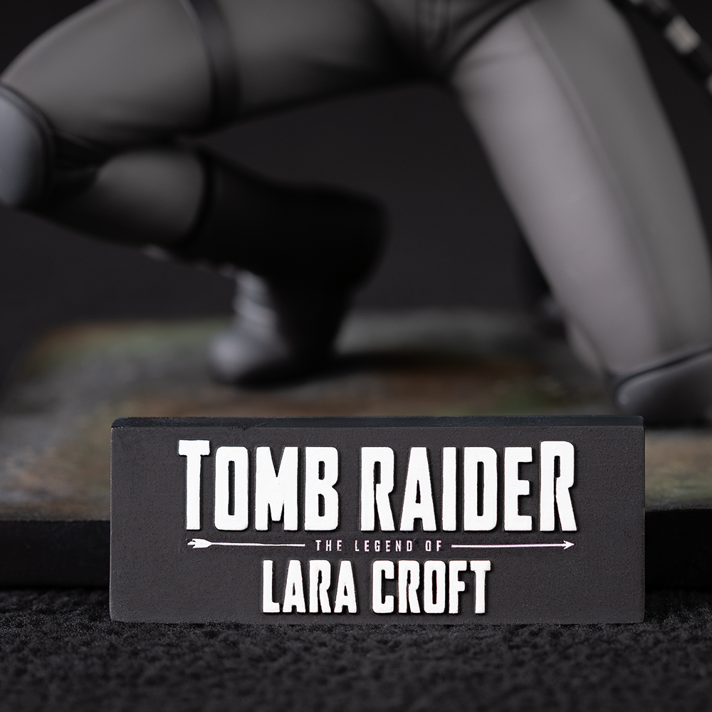 Dark Horse Tomb Raider: The Legend of Lara Croft PVC Figure